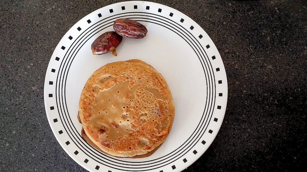 Eggless whole wheat banana dates pancake - Lathi's Kitchen